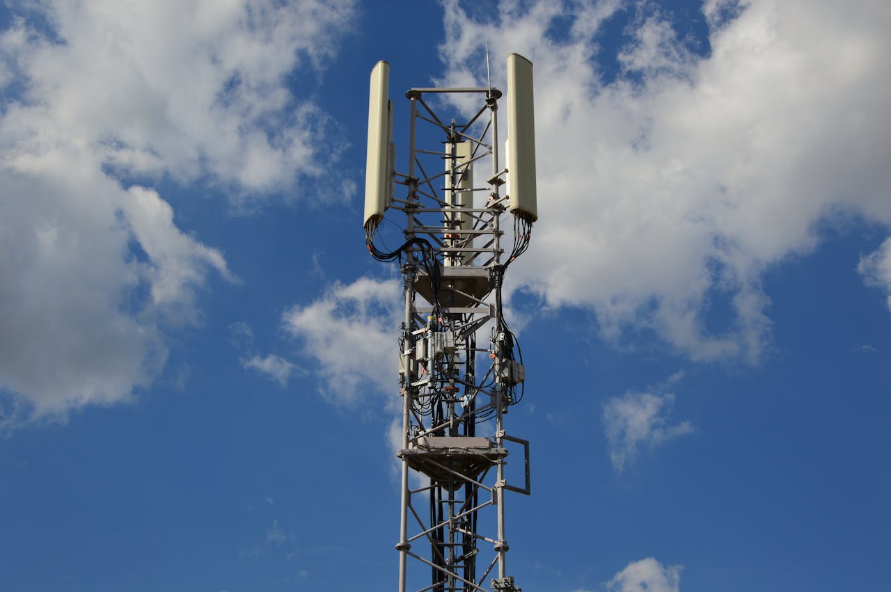 What You Need To Know About 3G Cell Towers Shutting Down