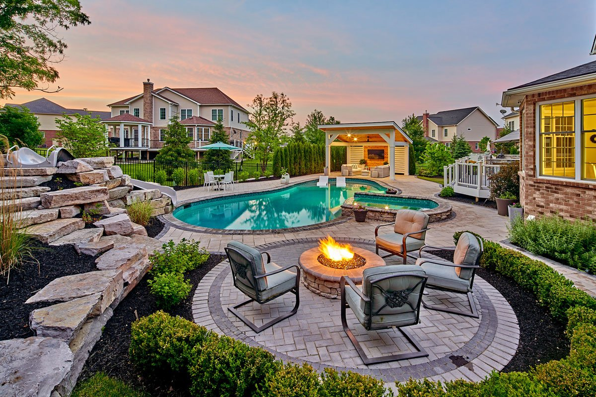 Designing the Perfect Patio: Ideas & Tips for Creating an Outdoor Oasis